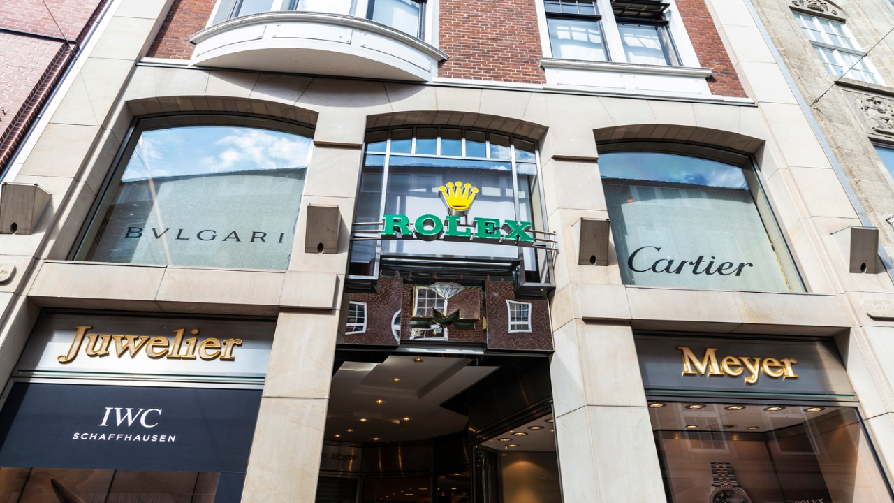 Luxury giant LVMH sets its sights on $30bn global watch market ...