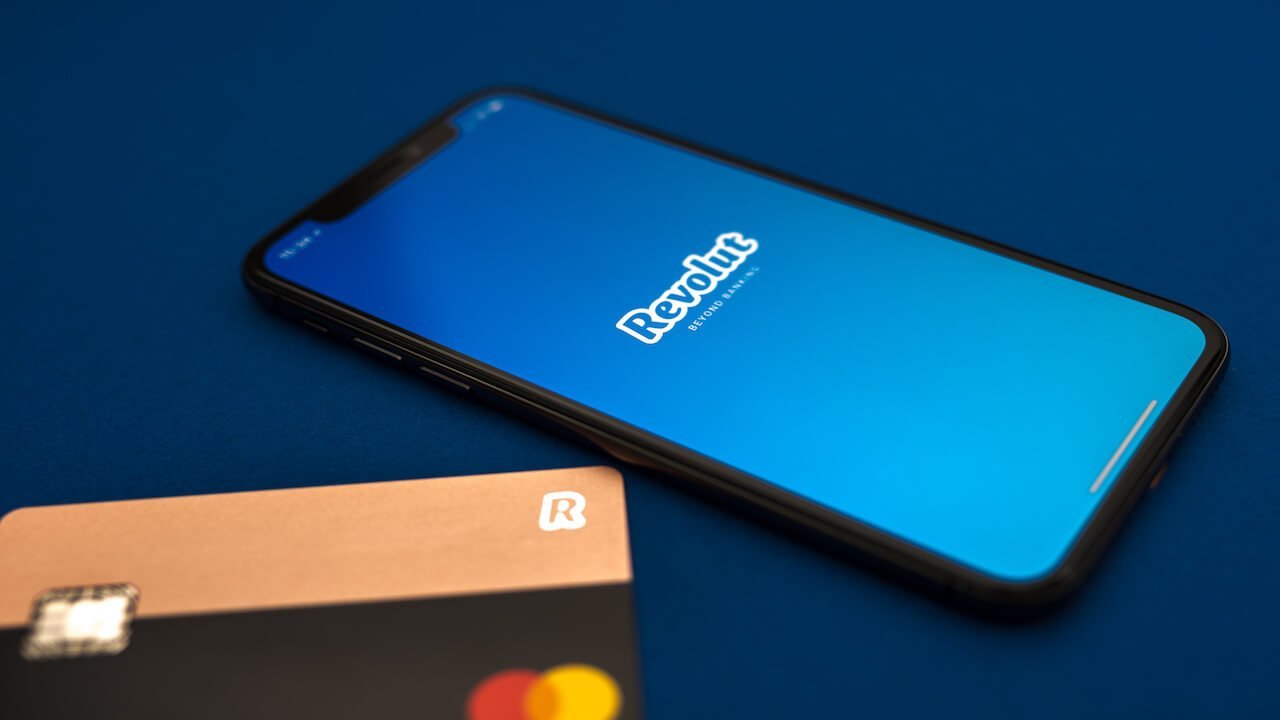Revolut unveils its exclusive new Revolut Metal card | FXcompared.com